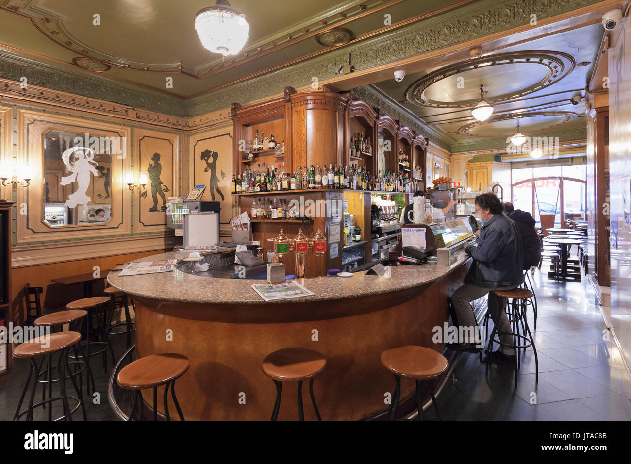 Café de l’òpera barcelona hi-res stock photography and images - Alamy
