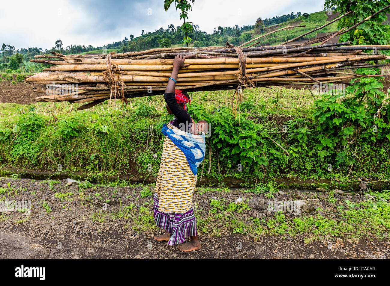 African tribeswomen hi-res stock photography and images - Alamy