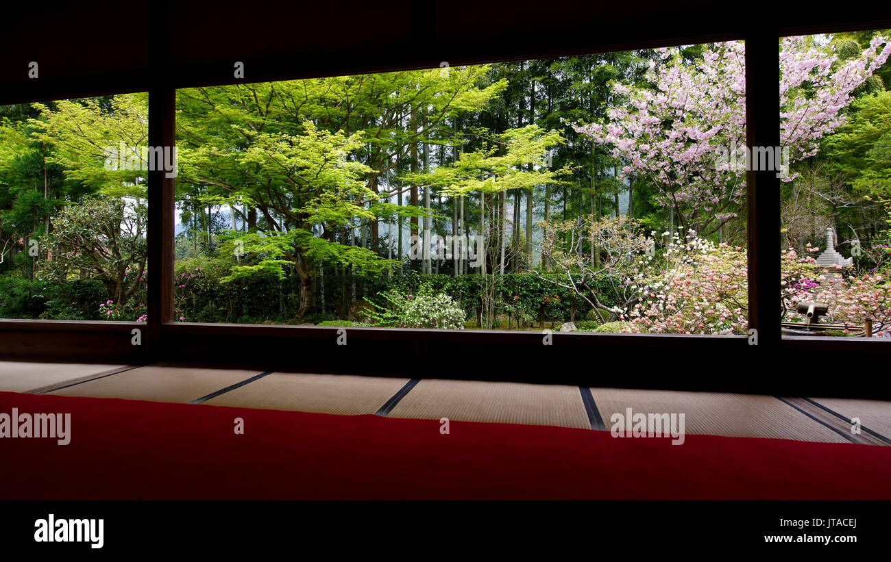 Hosen in temple hi-res stock photography and images - Alamy