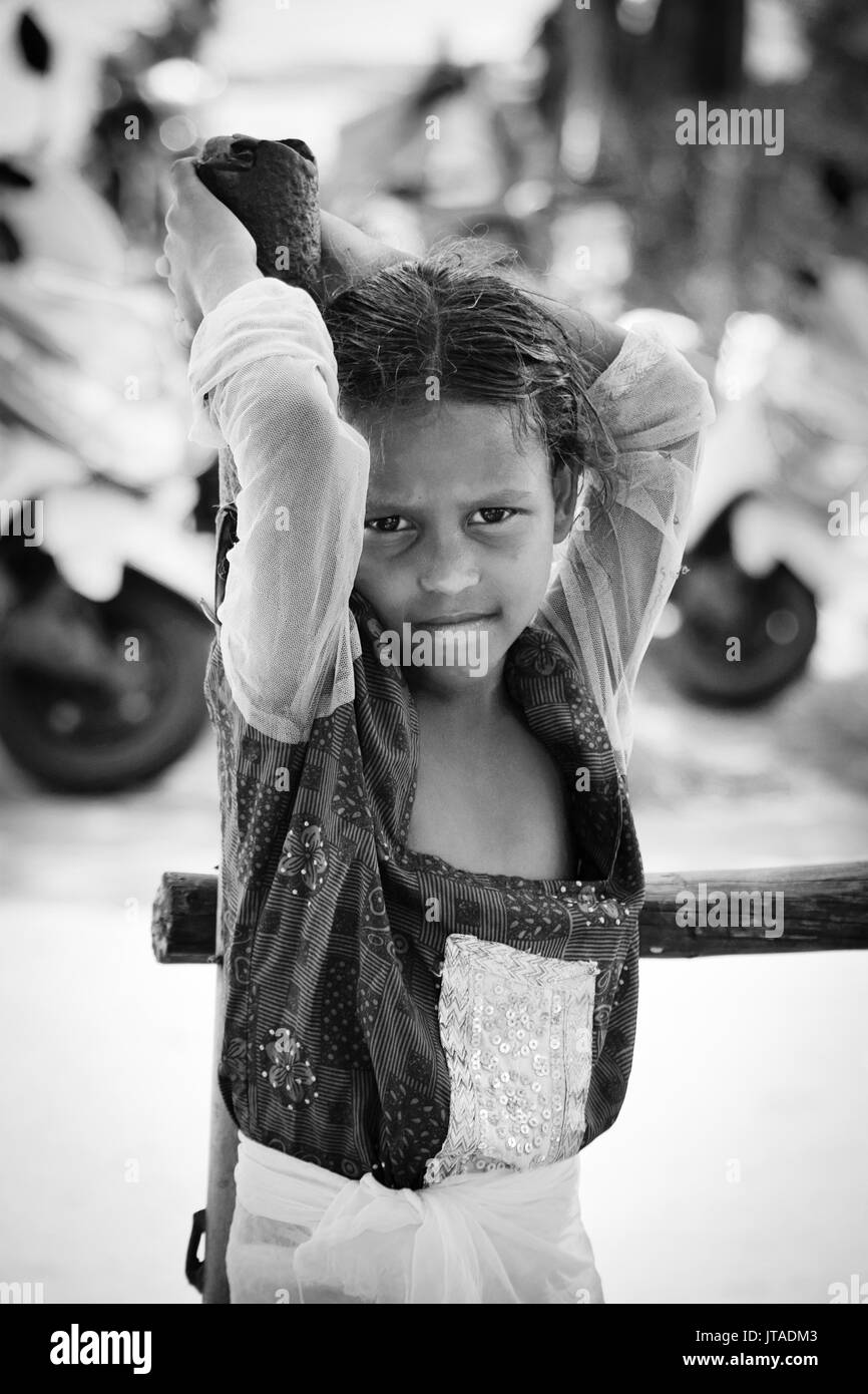 Little girl looking at something hi-res stock photography and images ...