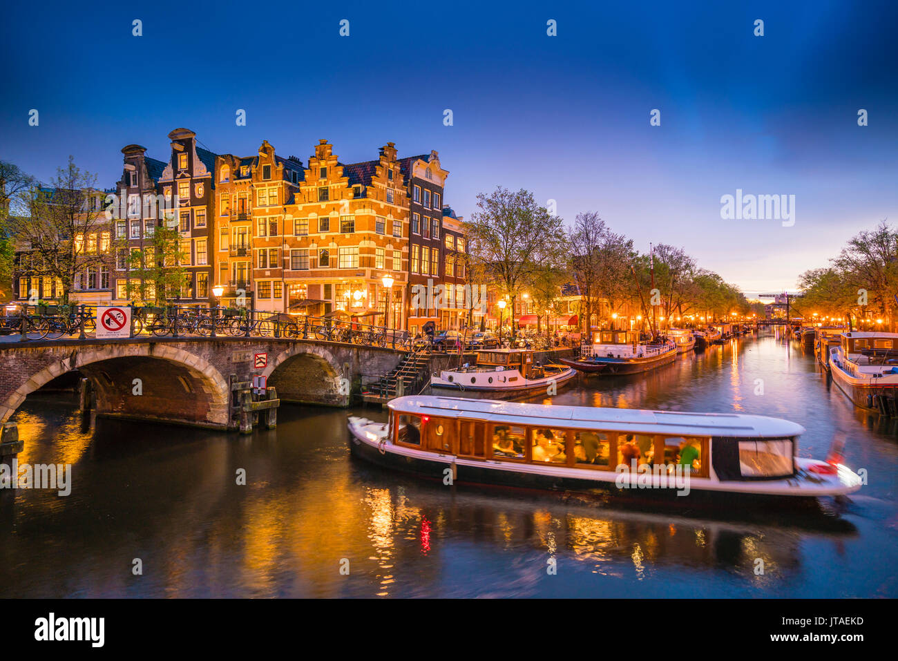 Amsterdam canal scene hi-res stock photography and images - Alamy