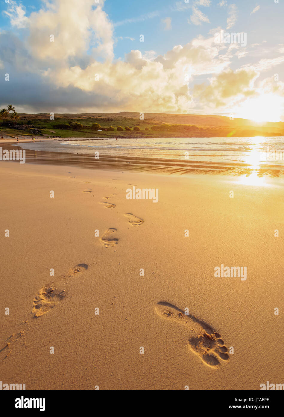 Easter island people hi-res stock photography and images - Alamy