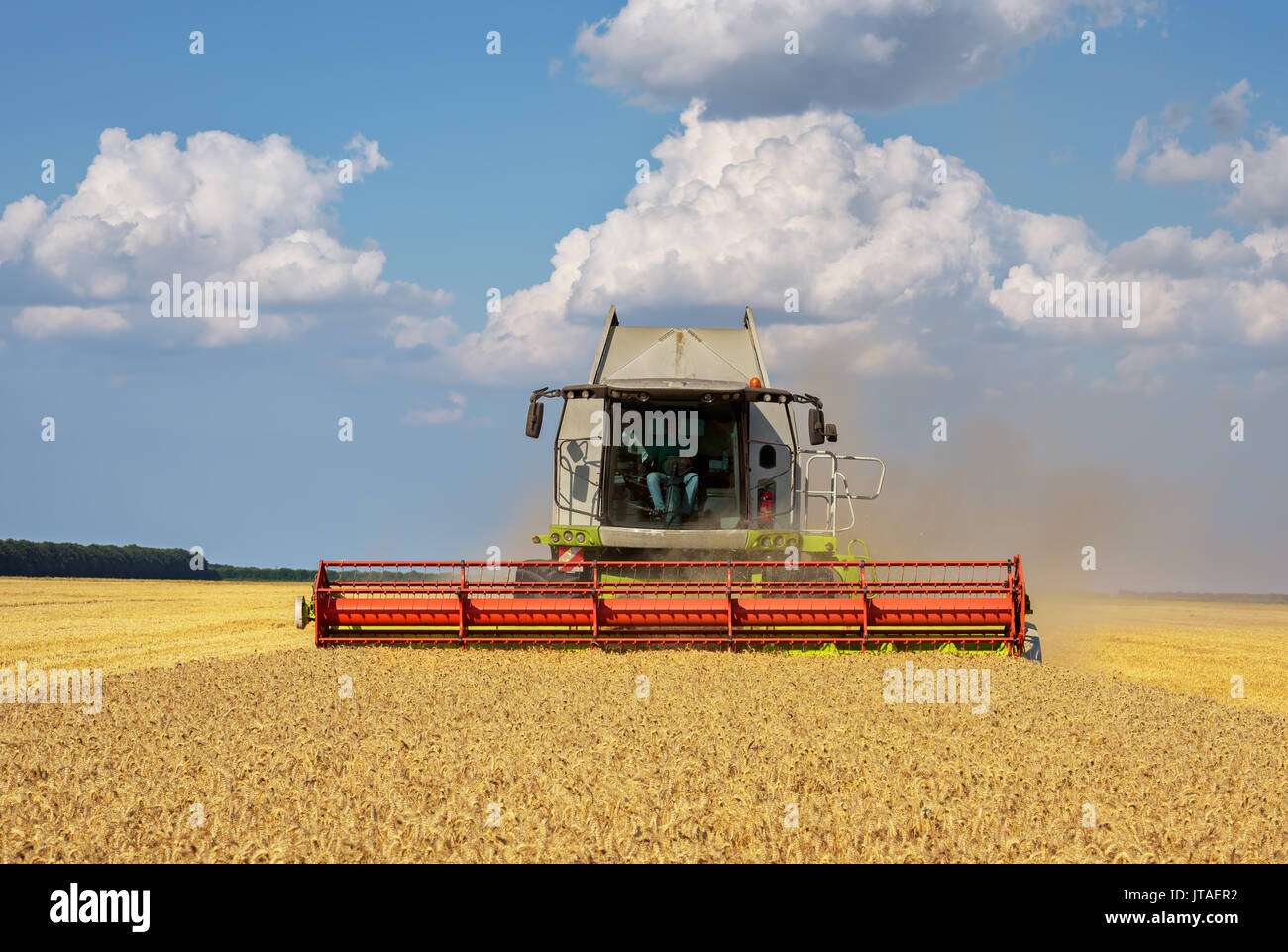 Modern combine harvester hi-res stock photography and images - Alamy