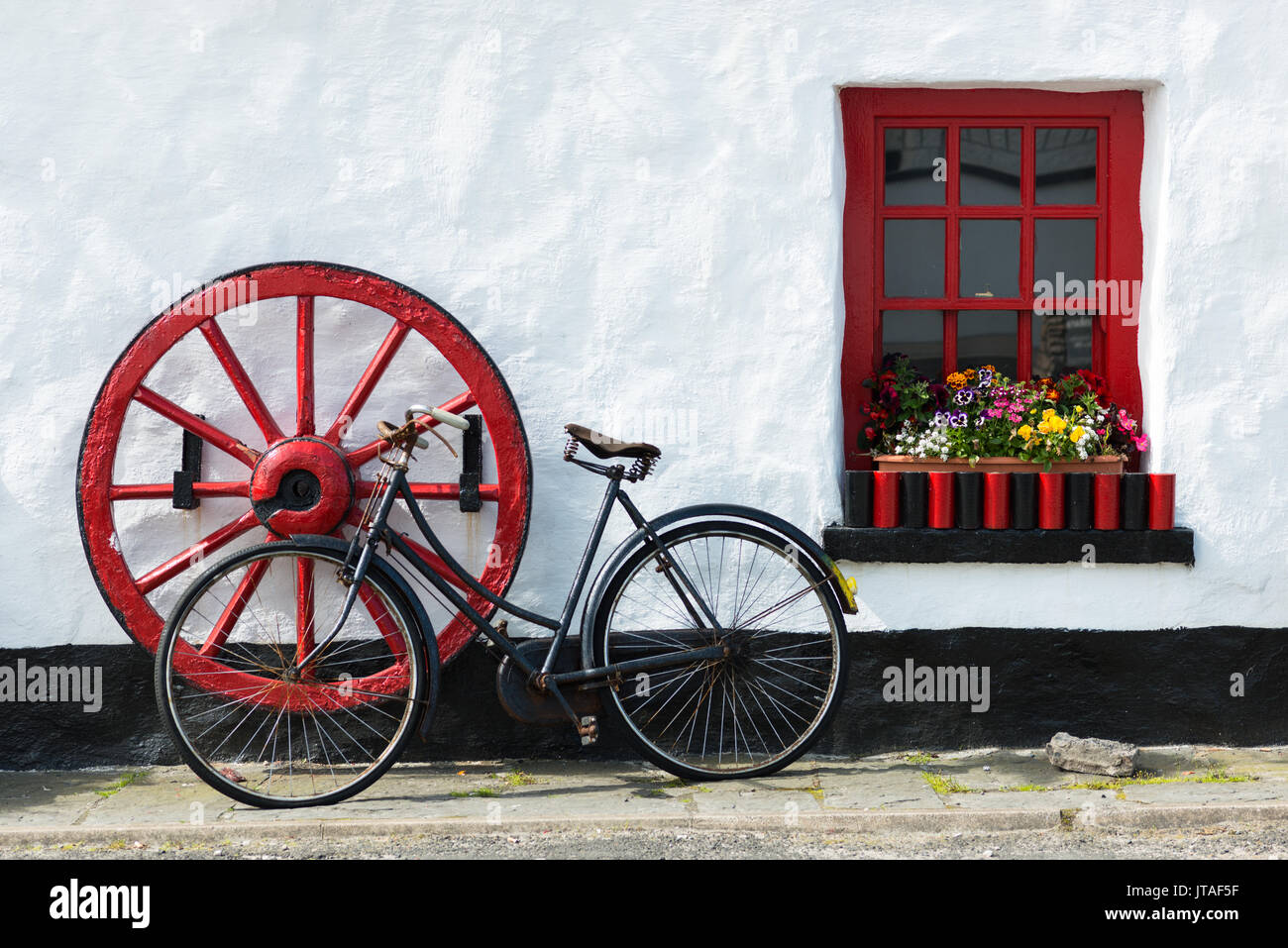 Irish country pub in donegal hi-res stock photography and images - Alamy