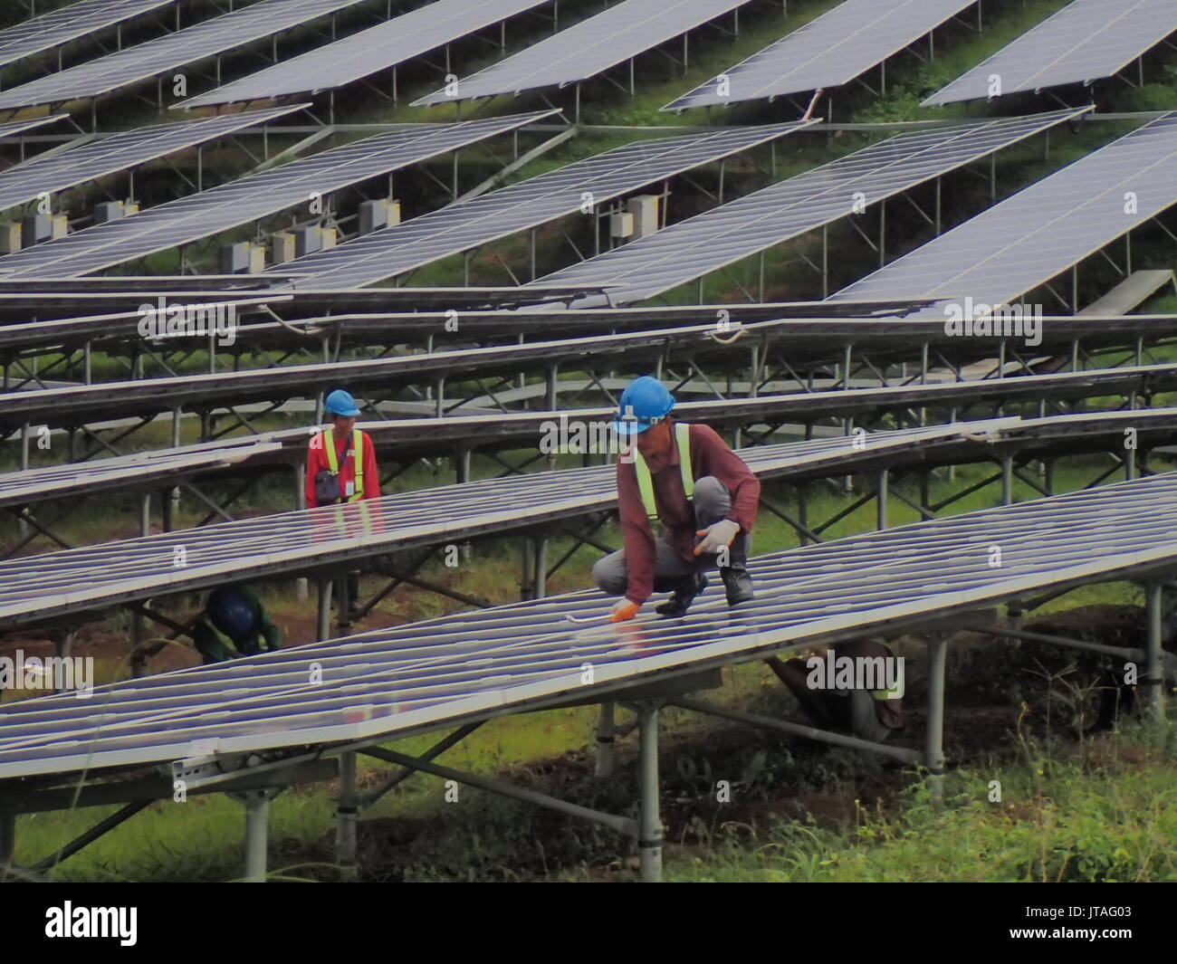 Philippines solar farm hi-res stock photography and images - Alamy