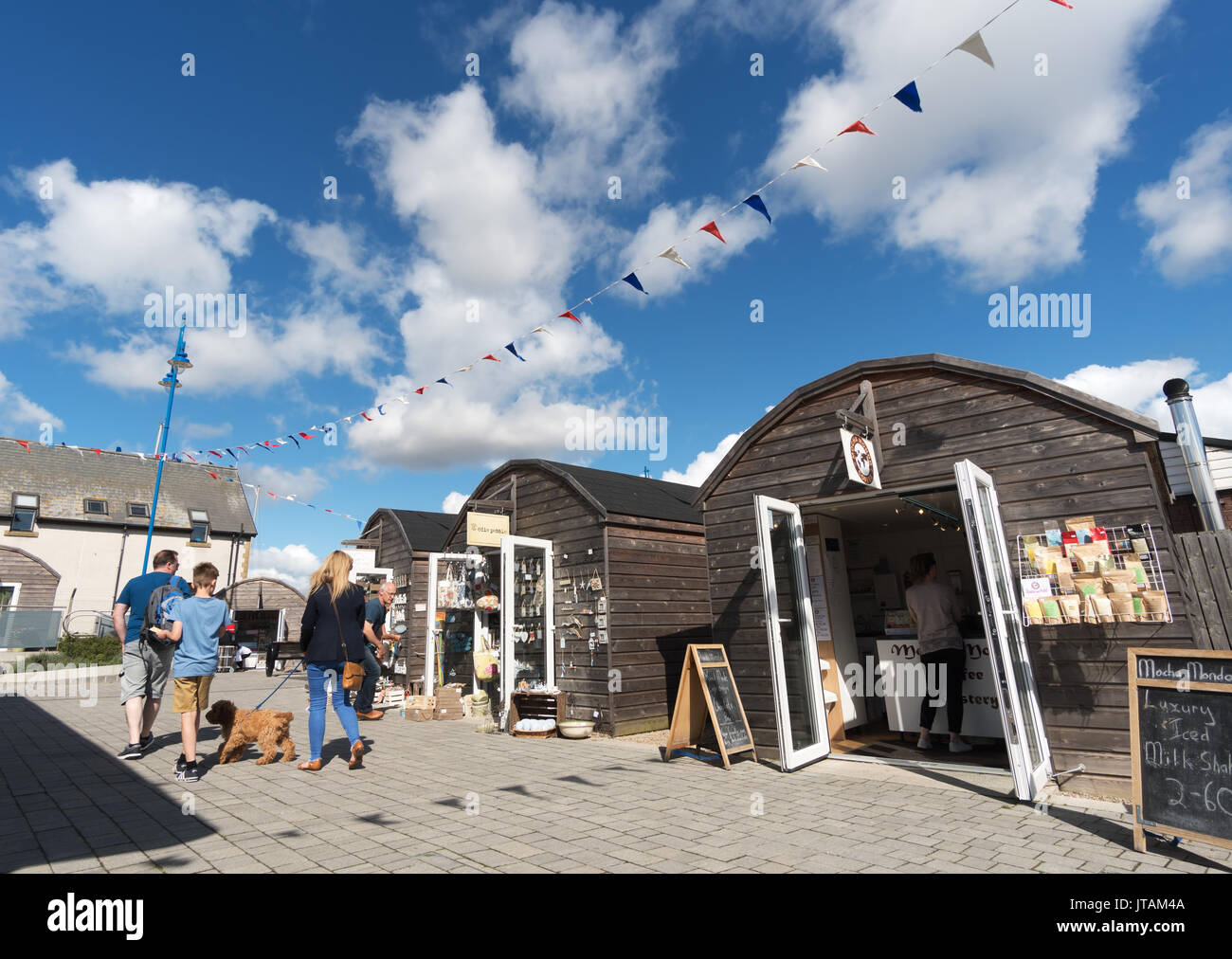 Amble harbour hi-res stock photography and images - Alamy