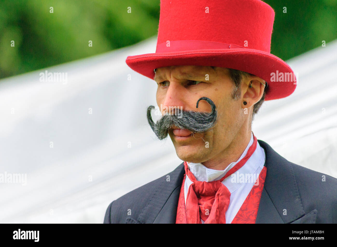 False red top hi-res stock photography and images - Alamy