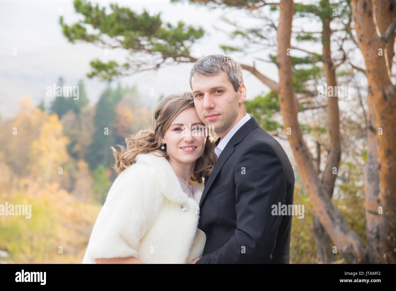 Beautiful married couple in the wedding day Stock Photo - Alamy