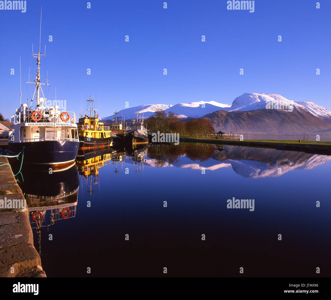 Corpach basin hi-res stock photography and images - Alamy