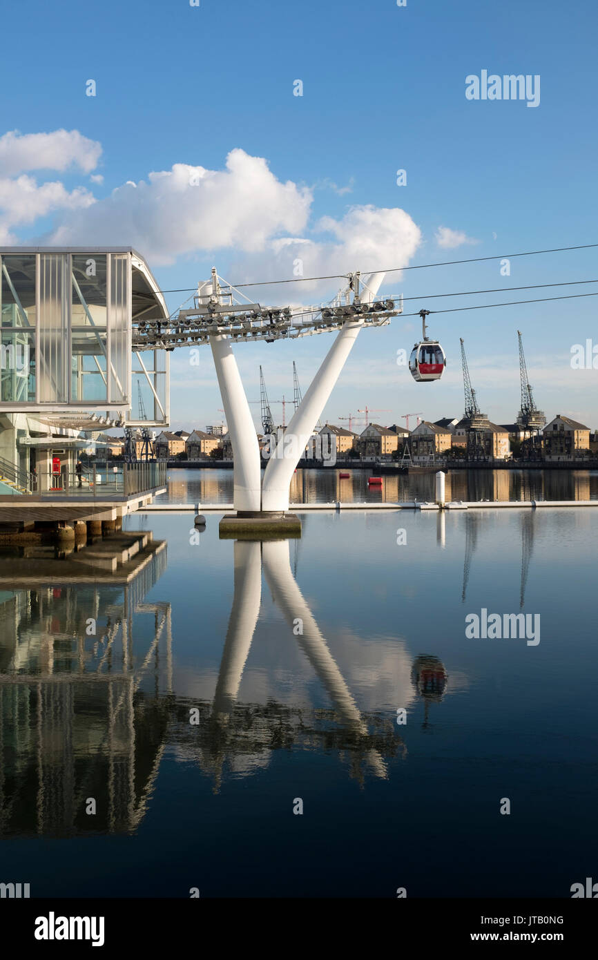 Emirates Air Line cable cars, London England Stock Photo - Alamy