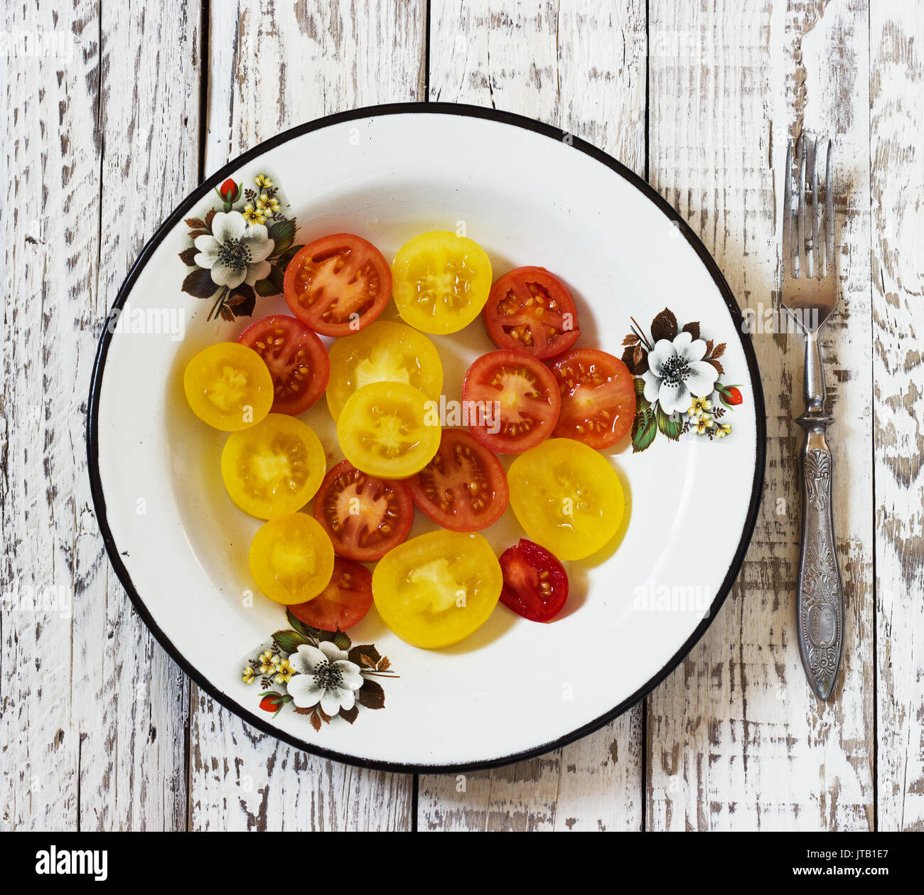 organic tomatoes, organic colorful tomatoes, colorful tomato in ...