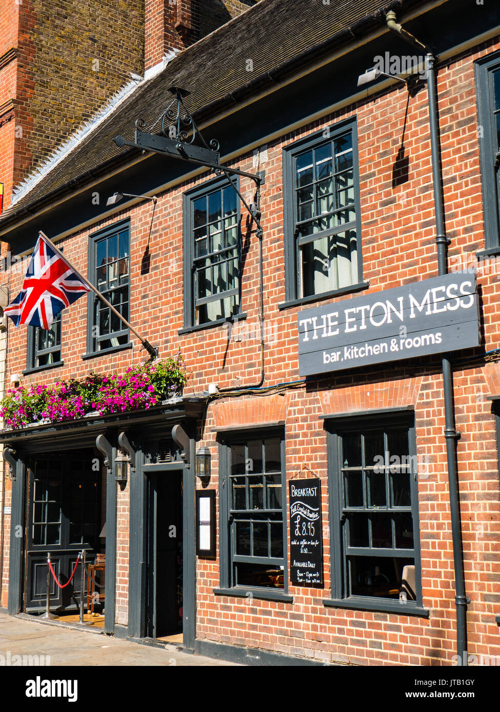 The eton mess bar hi-res stock photography and images - Alamy