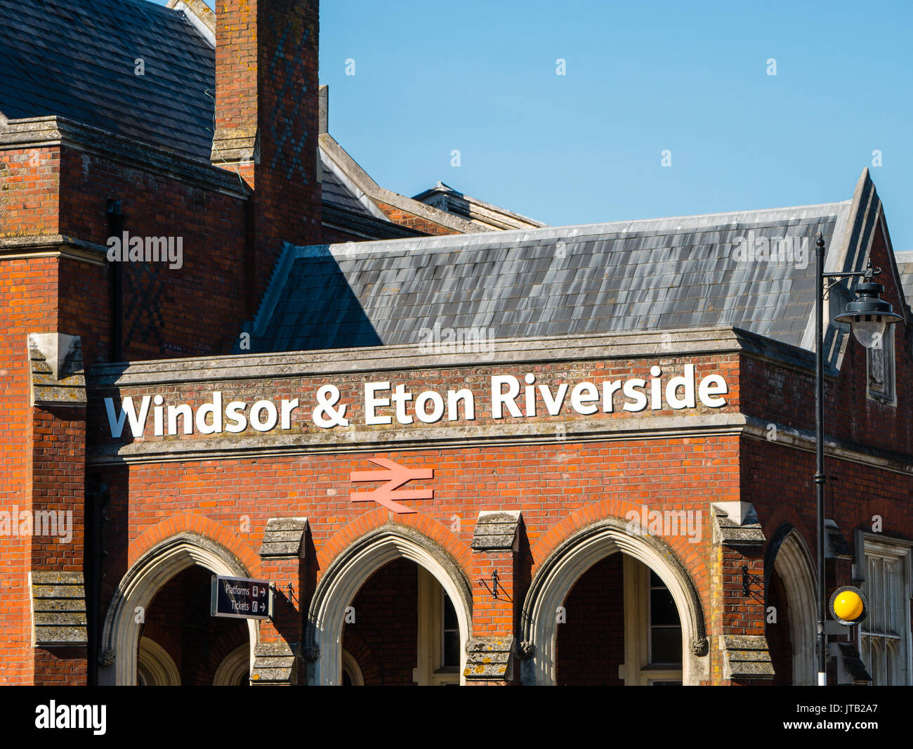 Riverside railway hi-res stock photography and images - Alamy