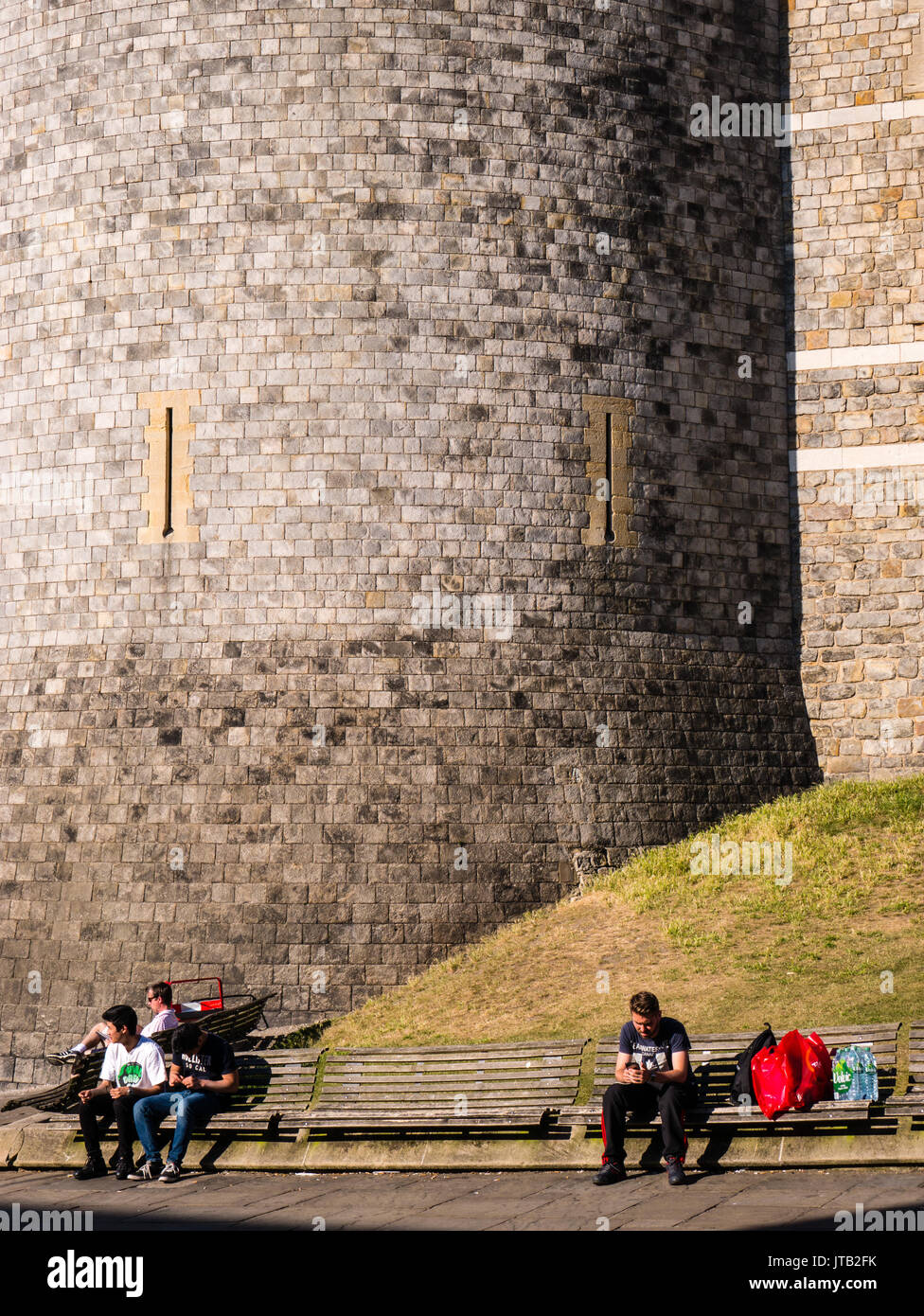 Outside of castle hi-res stock photography and images - Alamy