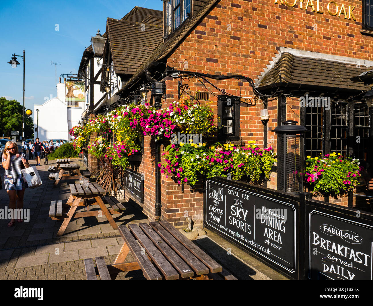 The Royal Oak Pub, Windsor, Berkshire, England Stock Photo - Alamy