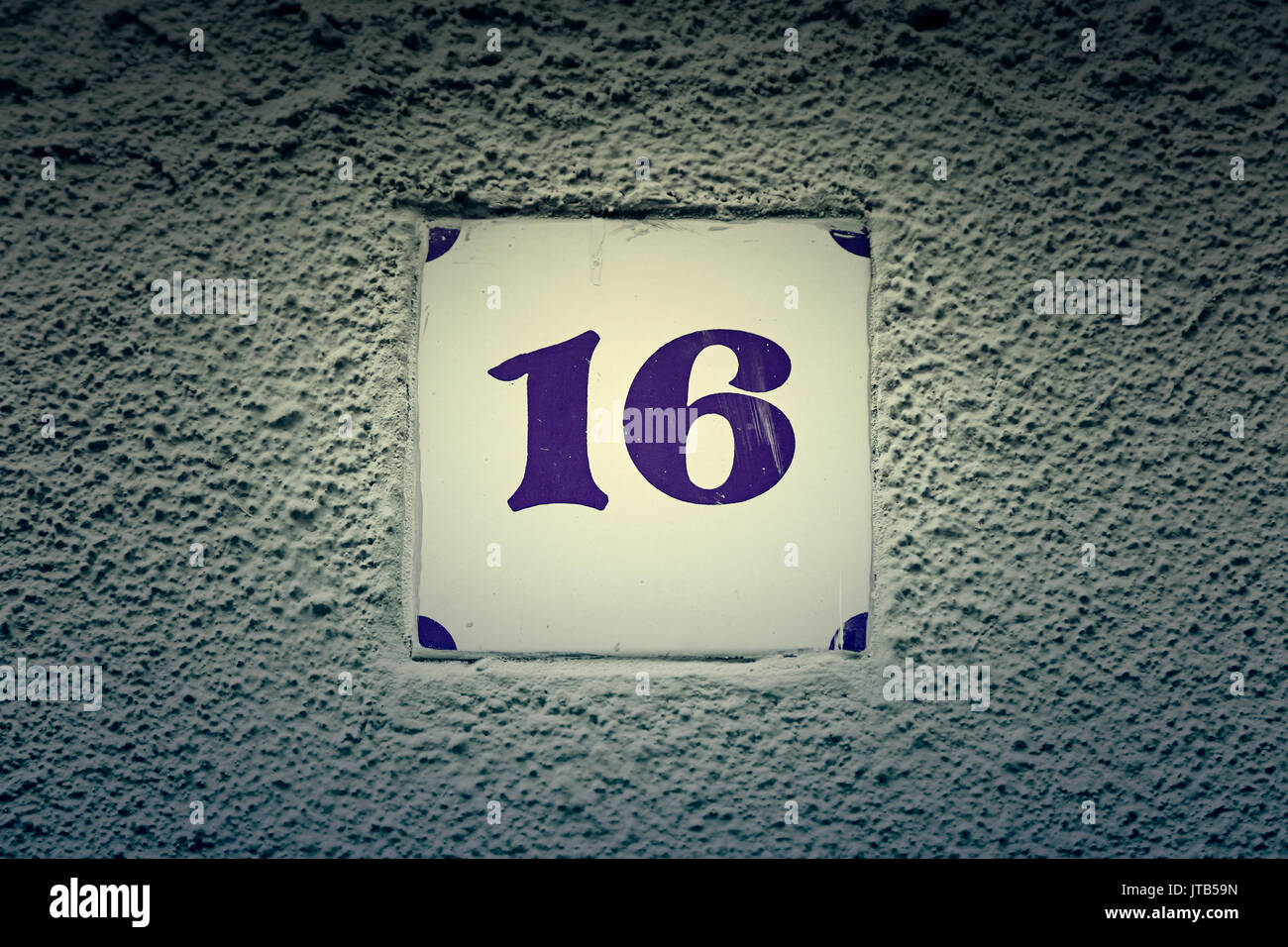 House number 16 sign hi-res stock photography and images - Alamy