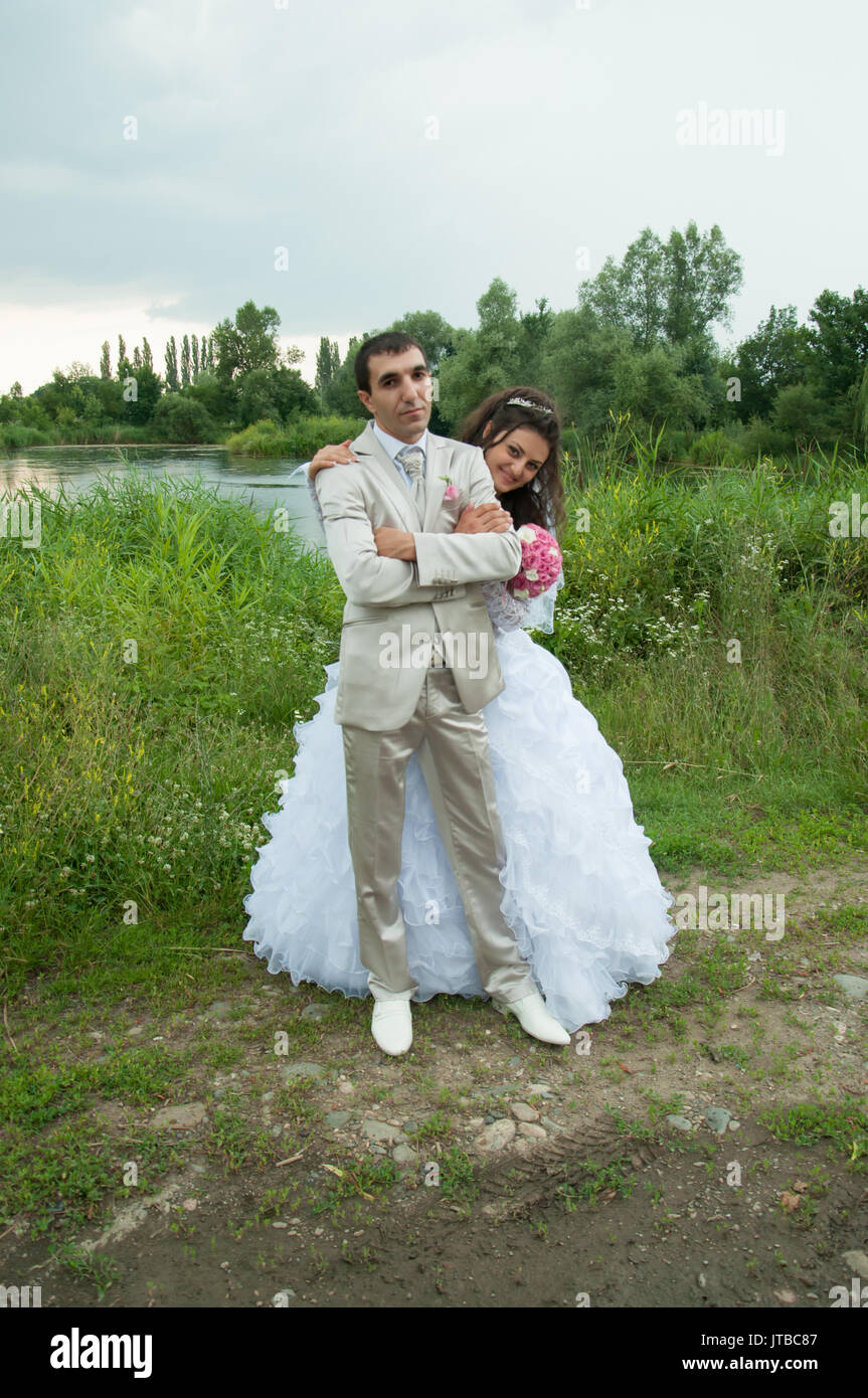 Beautiful married couple in the wedding day Stock Photo - Alamy