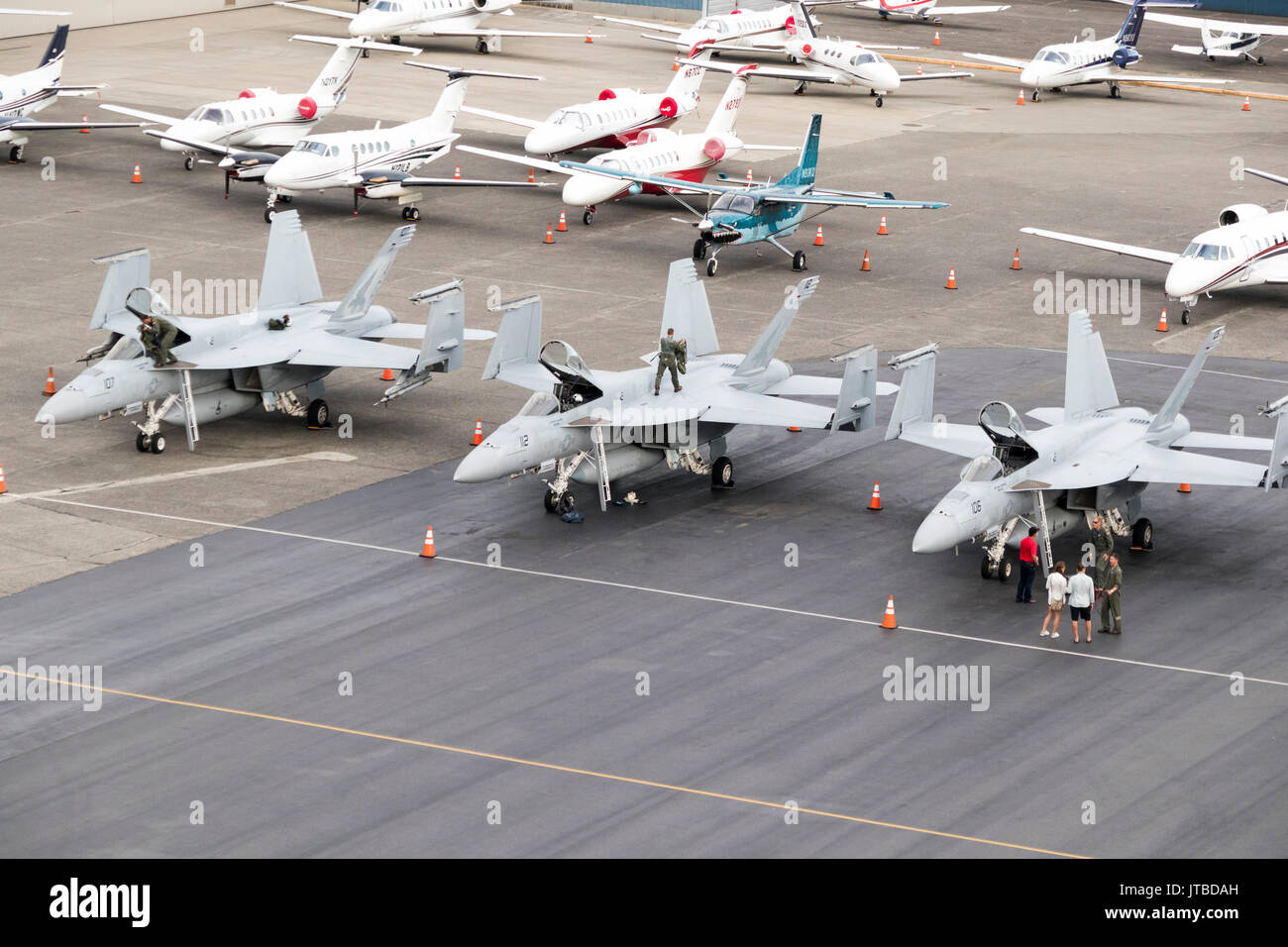 Boeing F/A-18E/F Super Hornets of the US Navy Strike Fighter Squadron ...