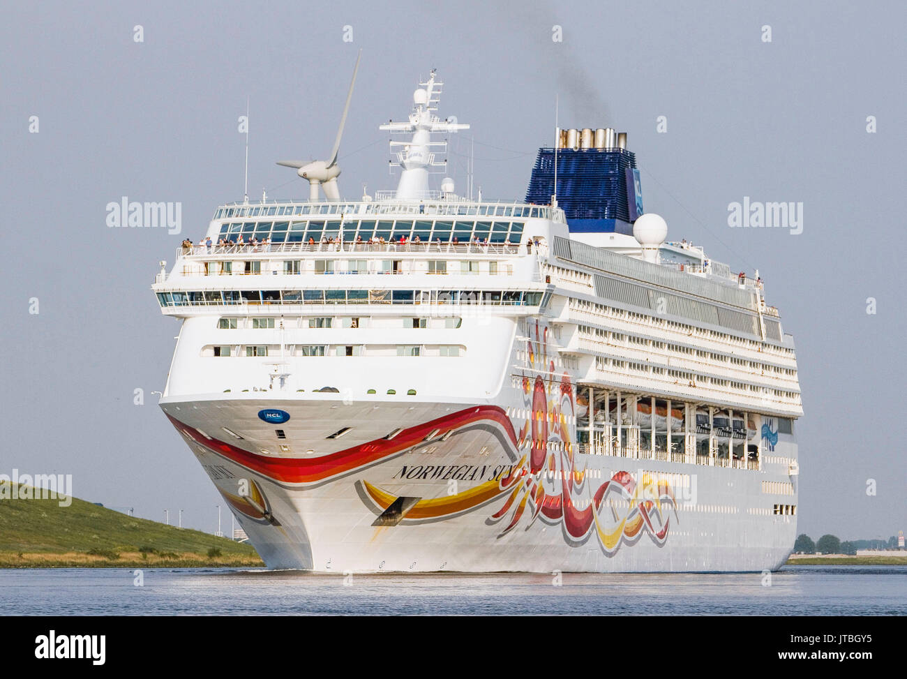 Norwegian sun cruise ship hi-res stock photography and images - Alamy
