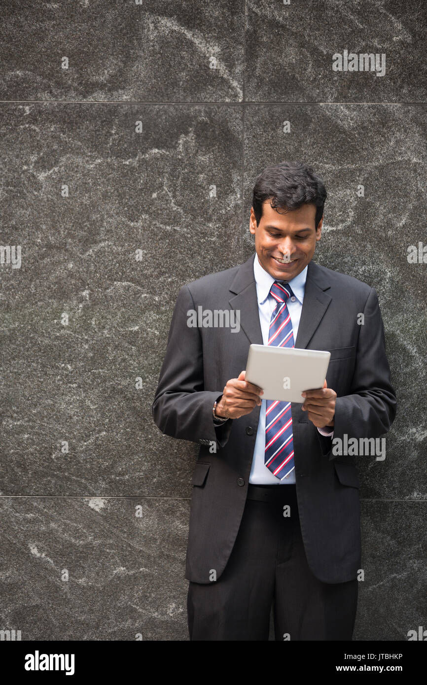 Computer india indian man hi-res stock photography and images - Alamy