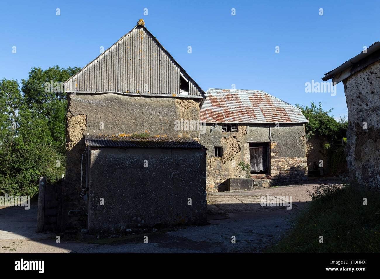 Animal barn on Dartmoor,Rural Scene, Dartmoor. Footpath, UK, Farm ...