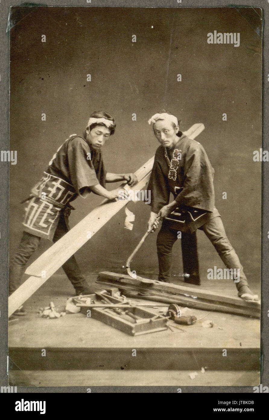 Japanese workmen Carpenters working, Japan Stock Photo - Alamy