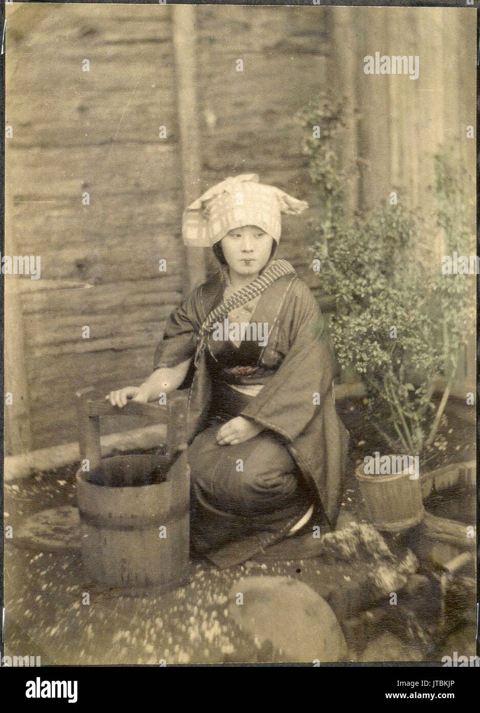 Japanese bucket hi-res stock photography and images - Alamy