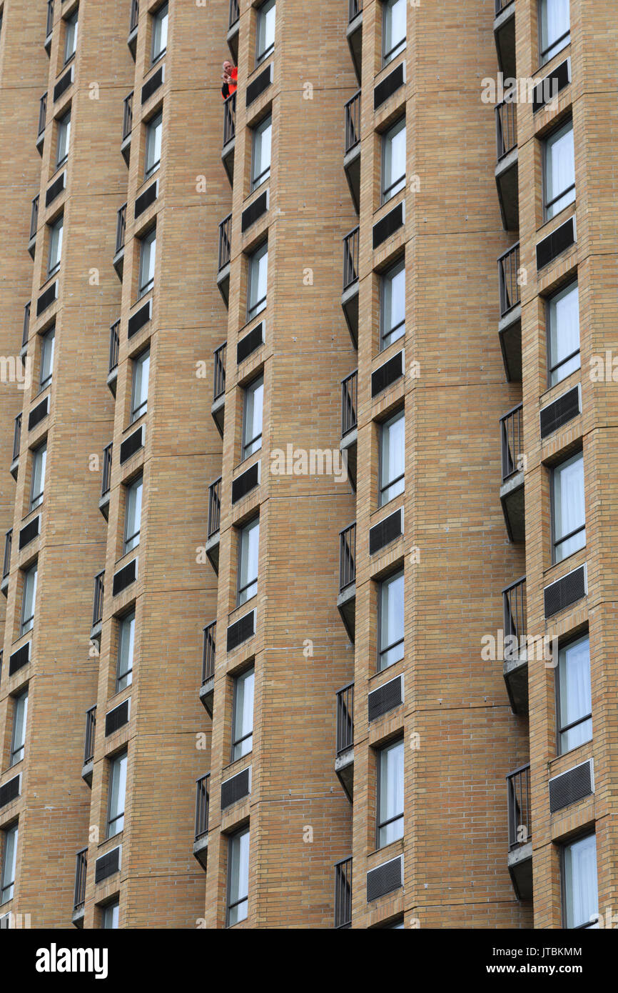 Facade hotel many windows hi-res stock photography and images - Alamy