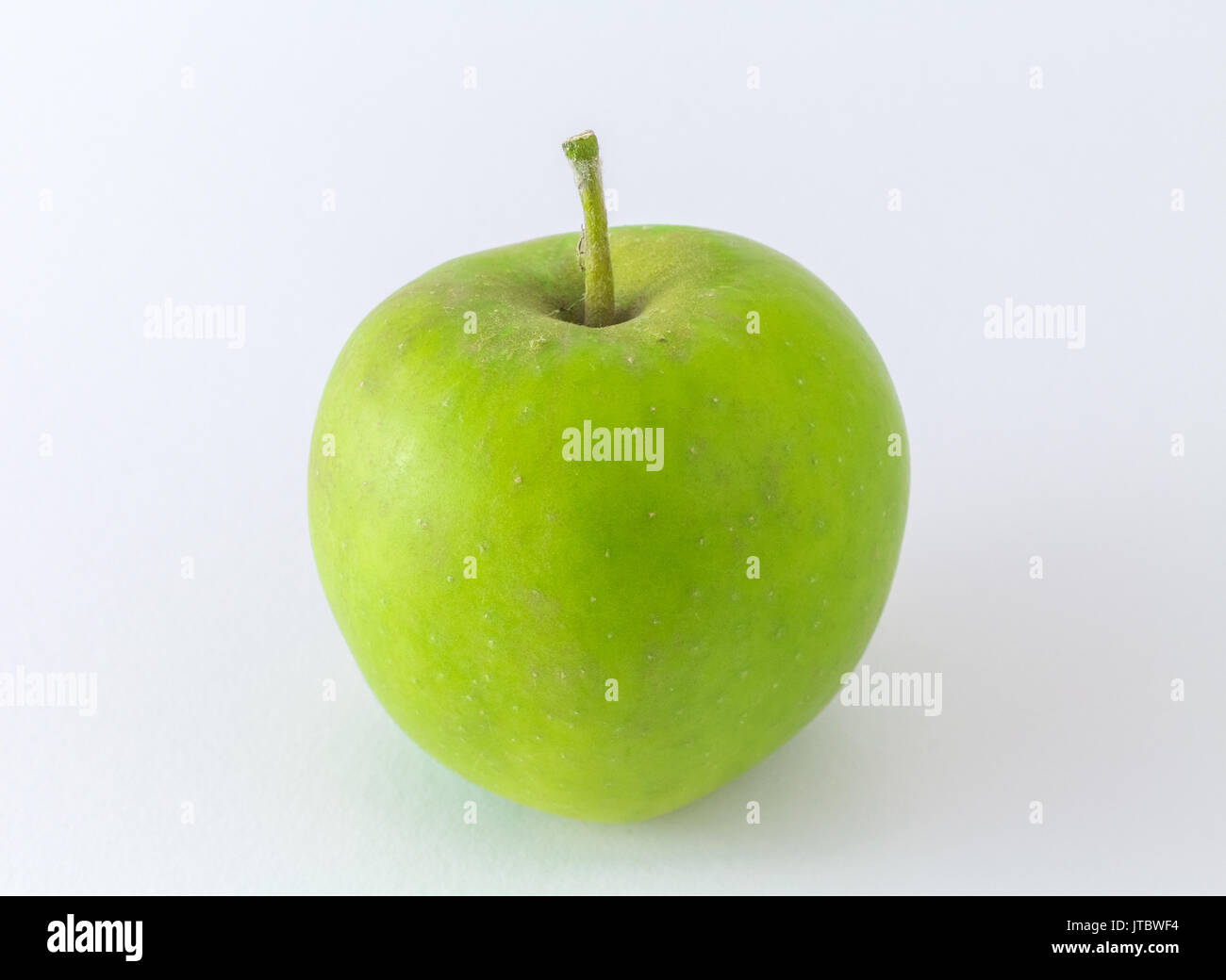Apple Green Apple isolated on White Background Stock Photo - Alamy