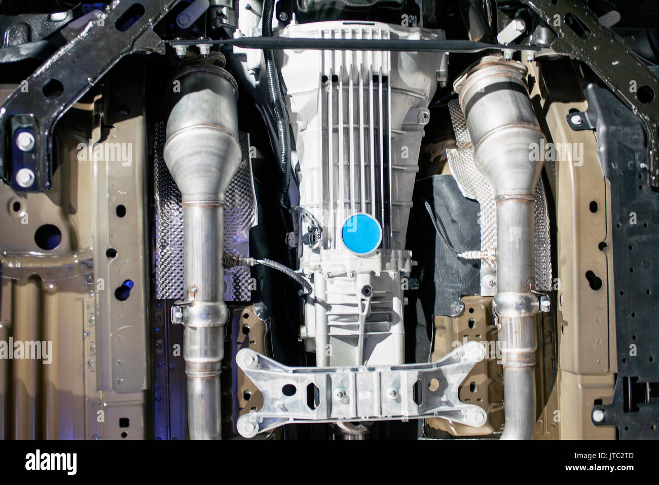 Under side of a car hi-res stock photography and images - Alamy