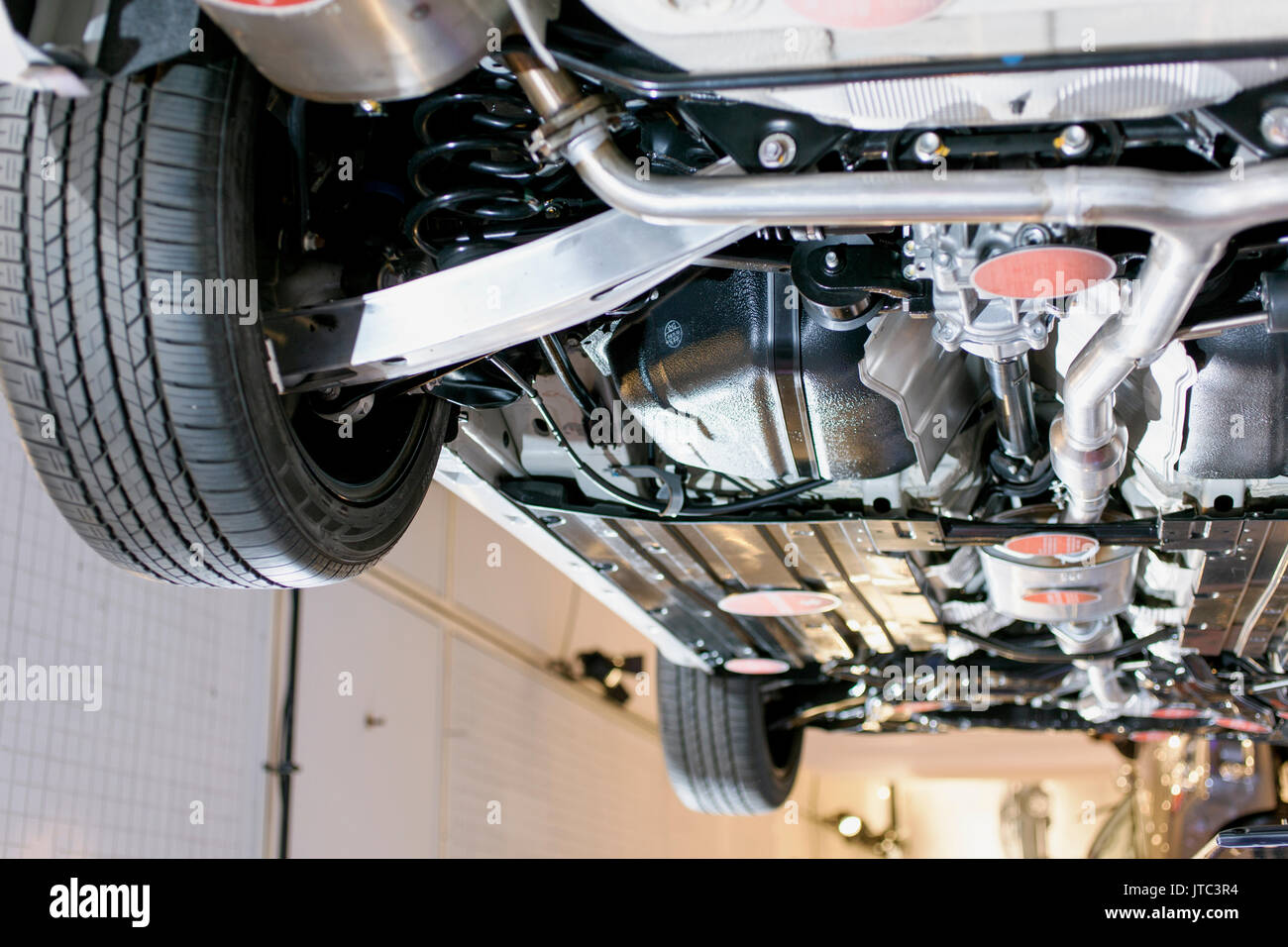 Under side of a car Stock Photo - Alamy