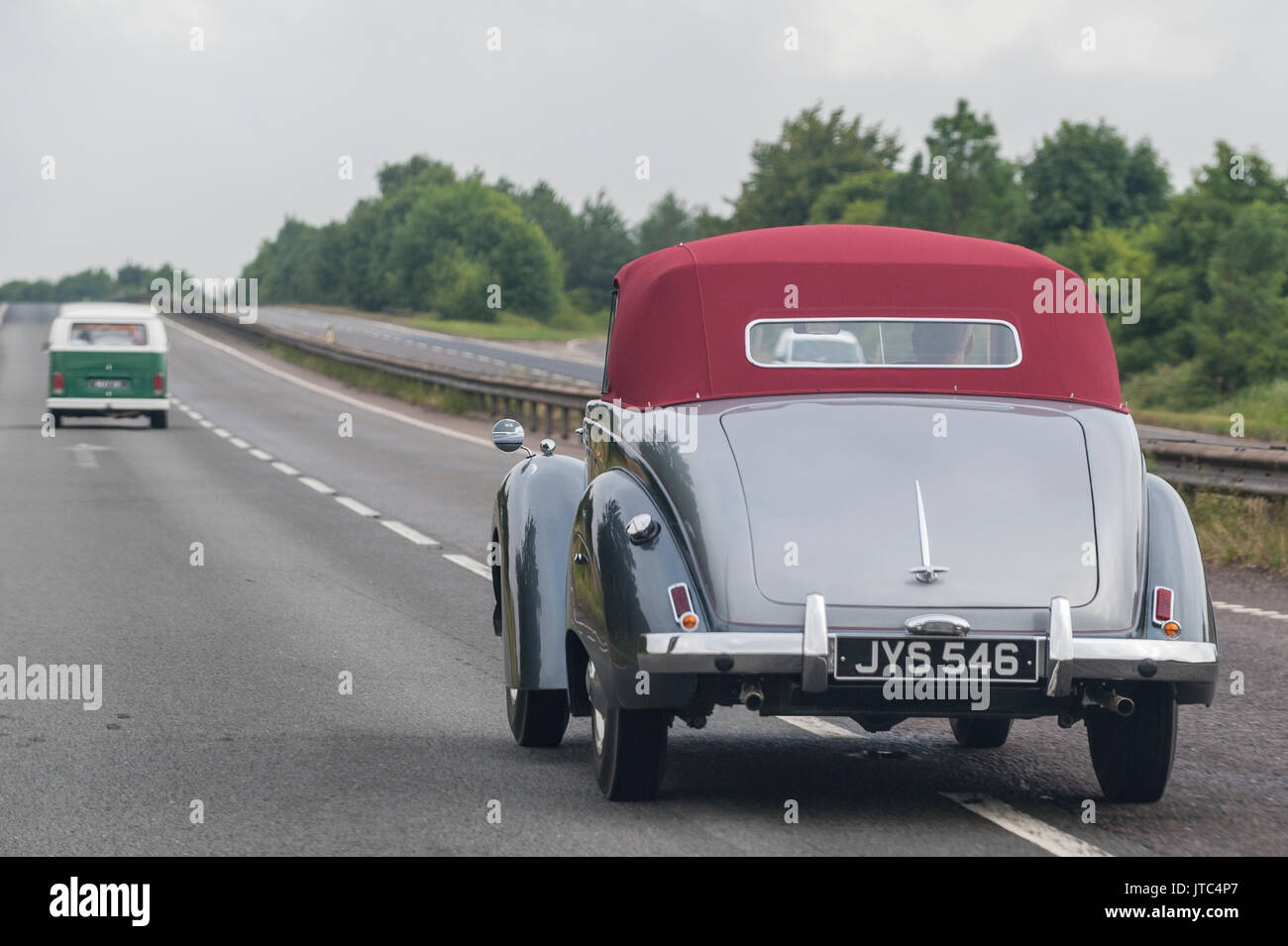 Classic car driving uk hi-res stock photography and images - Alamy