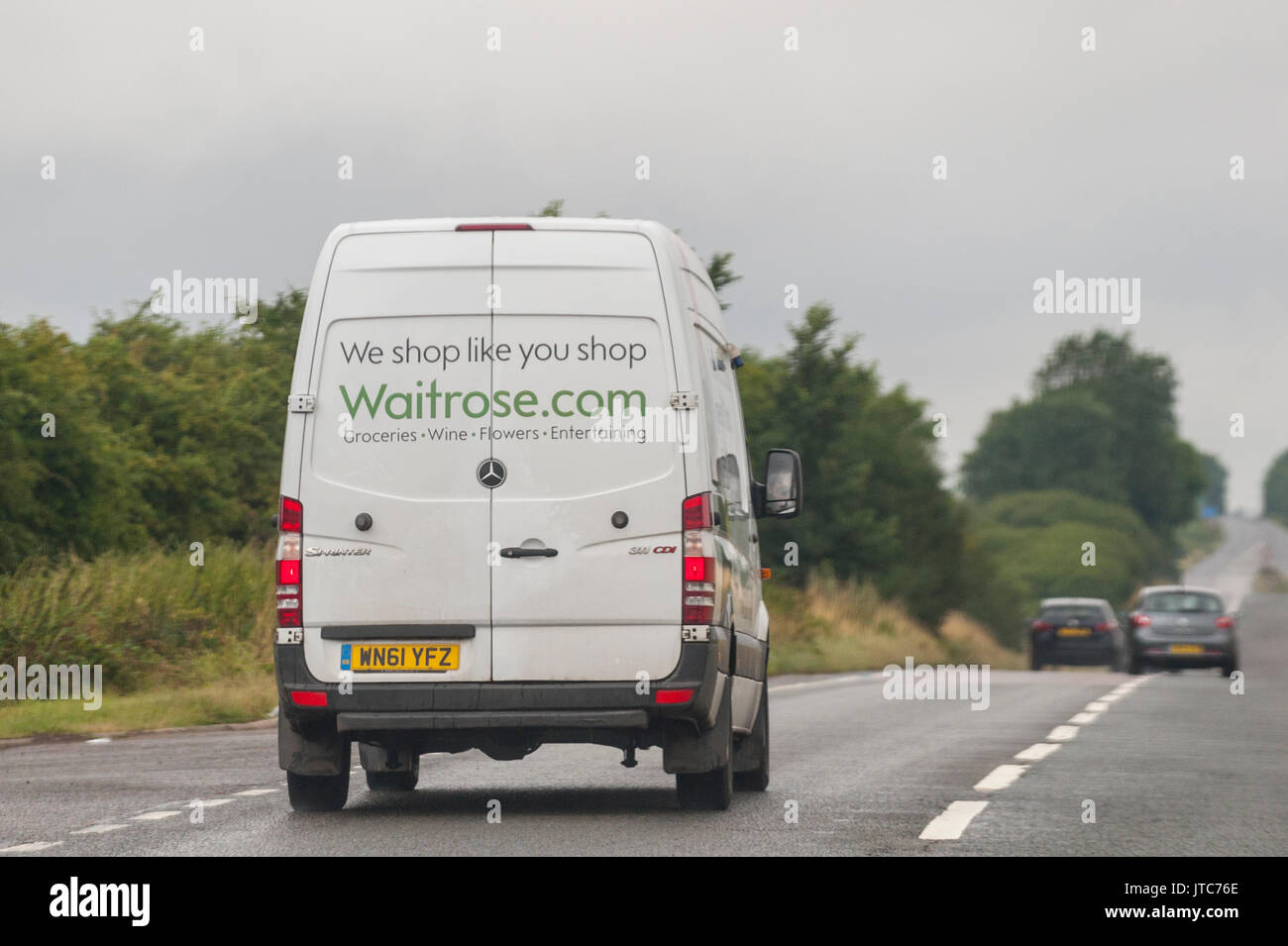 Mercedes sprinter hi-res stock photography and images - Alamy