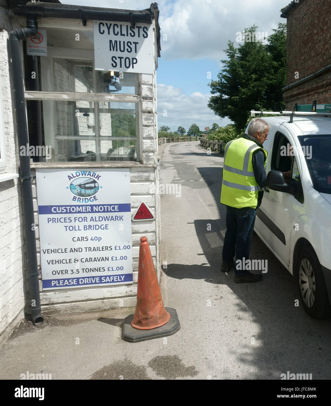 Aldwark toll bridge Stock Photo - Alamy