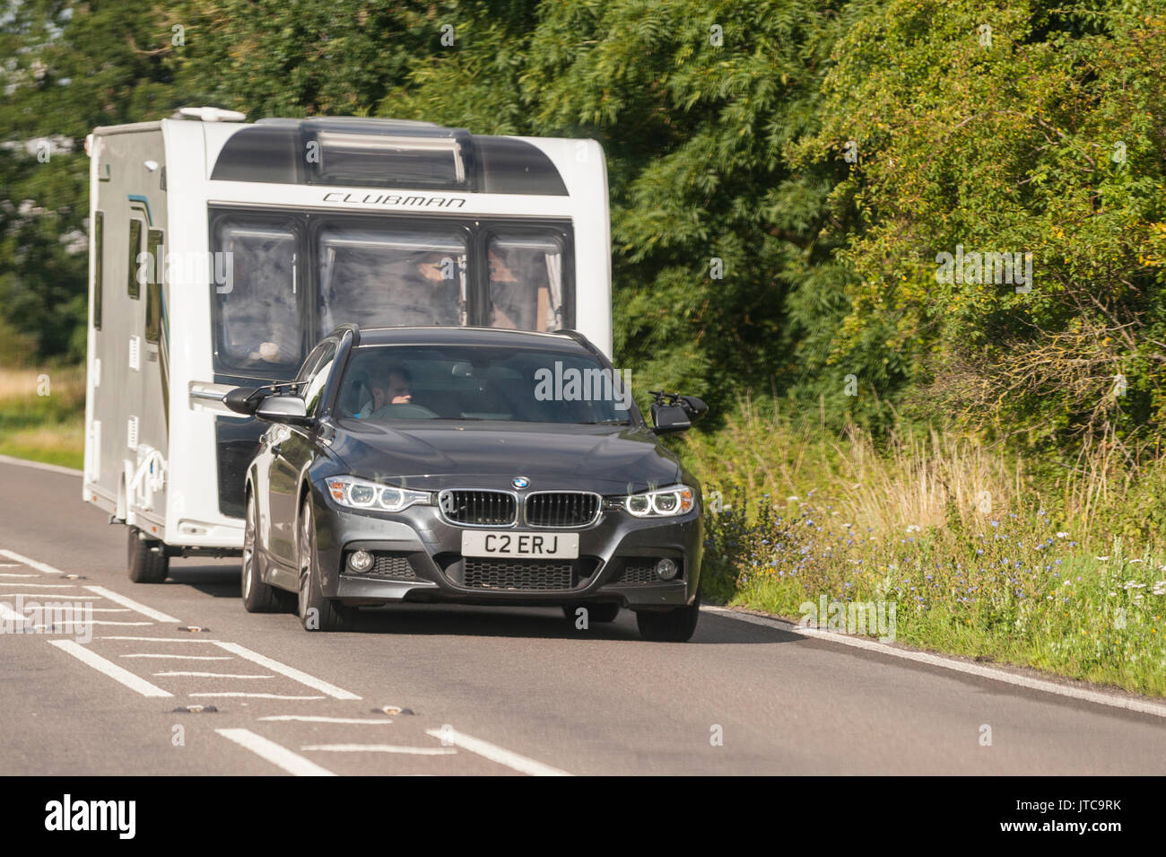 Car pulling caravan hi-res stock photography and images - Alamy