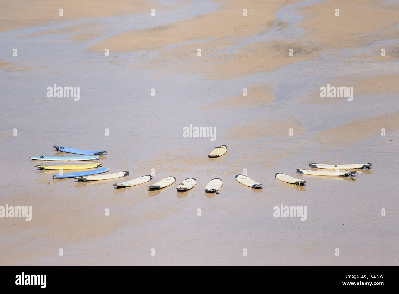 Semi circle hi-res stock photography and images - Alamy