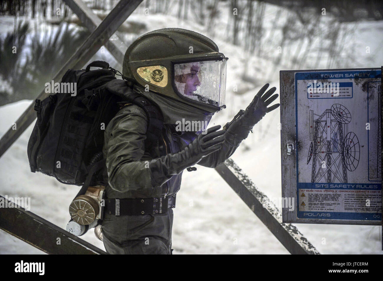 THE 100, Eliza Taylor, 'Praimfaya', (Season 4, ep 413, aired May 24 ...