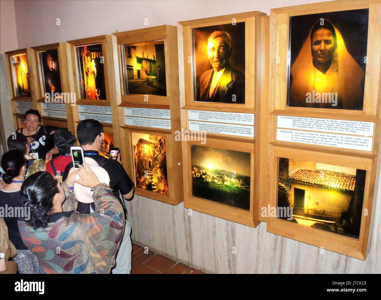 The birthplace and parents hi-res stock photography and images - Alamy