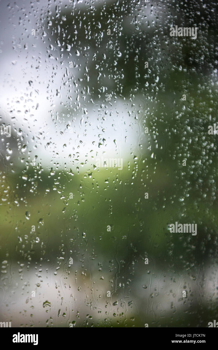 Glass with raindrops hi-res stock photography and images - Alamy
