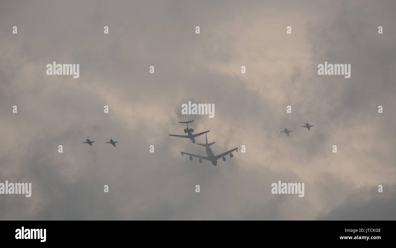 Air Force jets flying in gray sky for Singapore celebrates 50 years ...