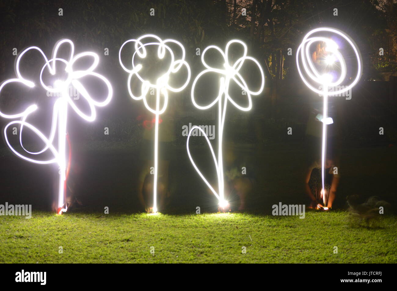 Drawing with light night hi-res stock photography and images - Alamy