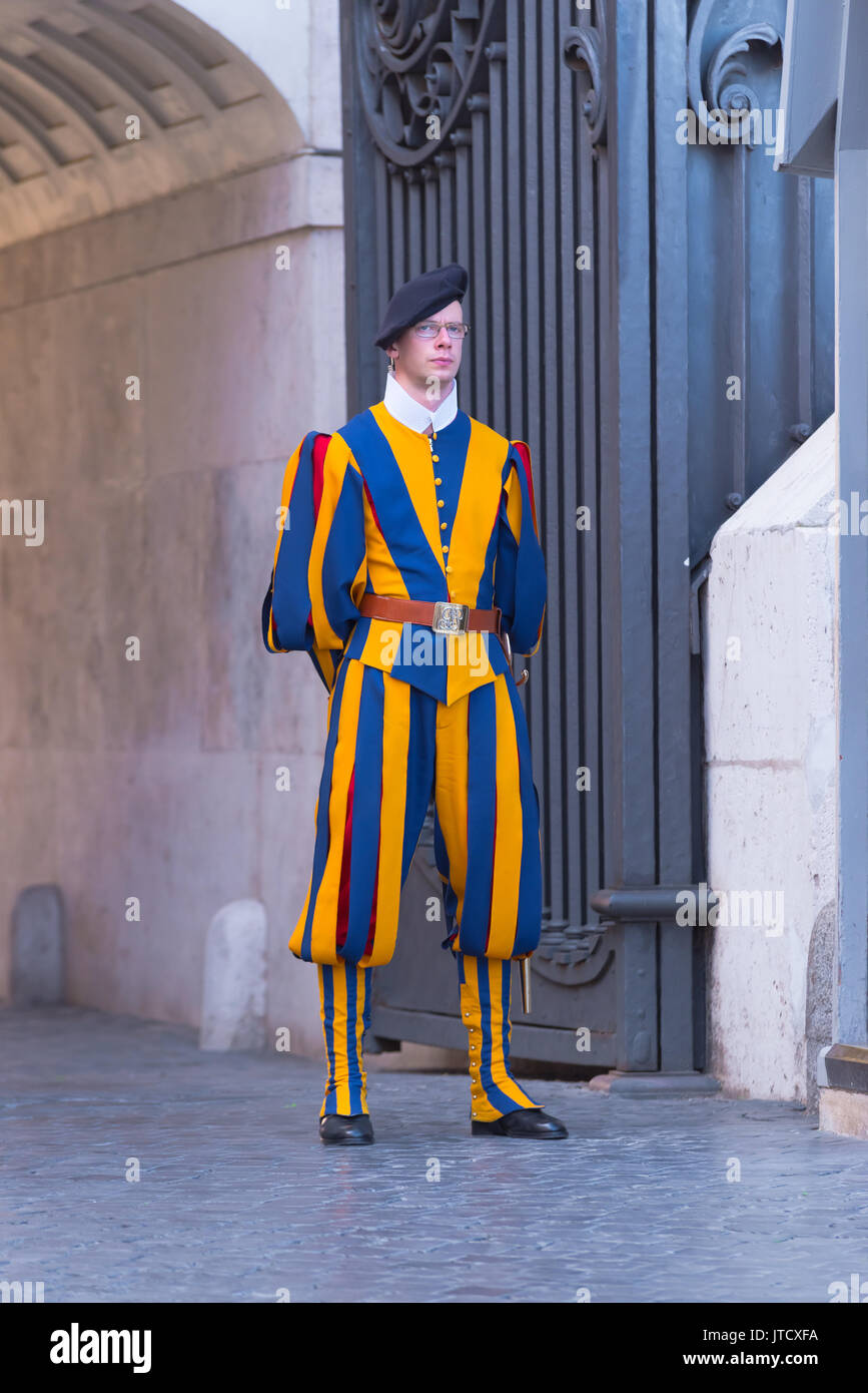 VATICAN CITY, VATICAN - OCTOBER 16, 2016: Famous Swiss Guard guarding ...