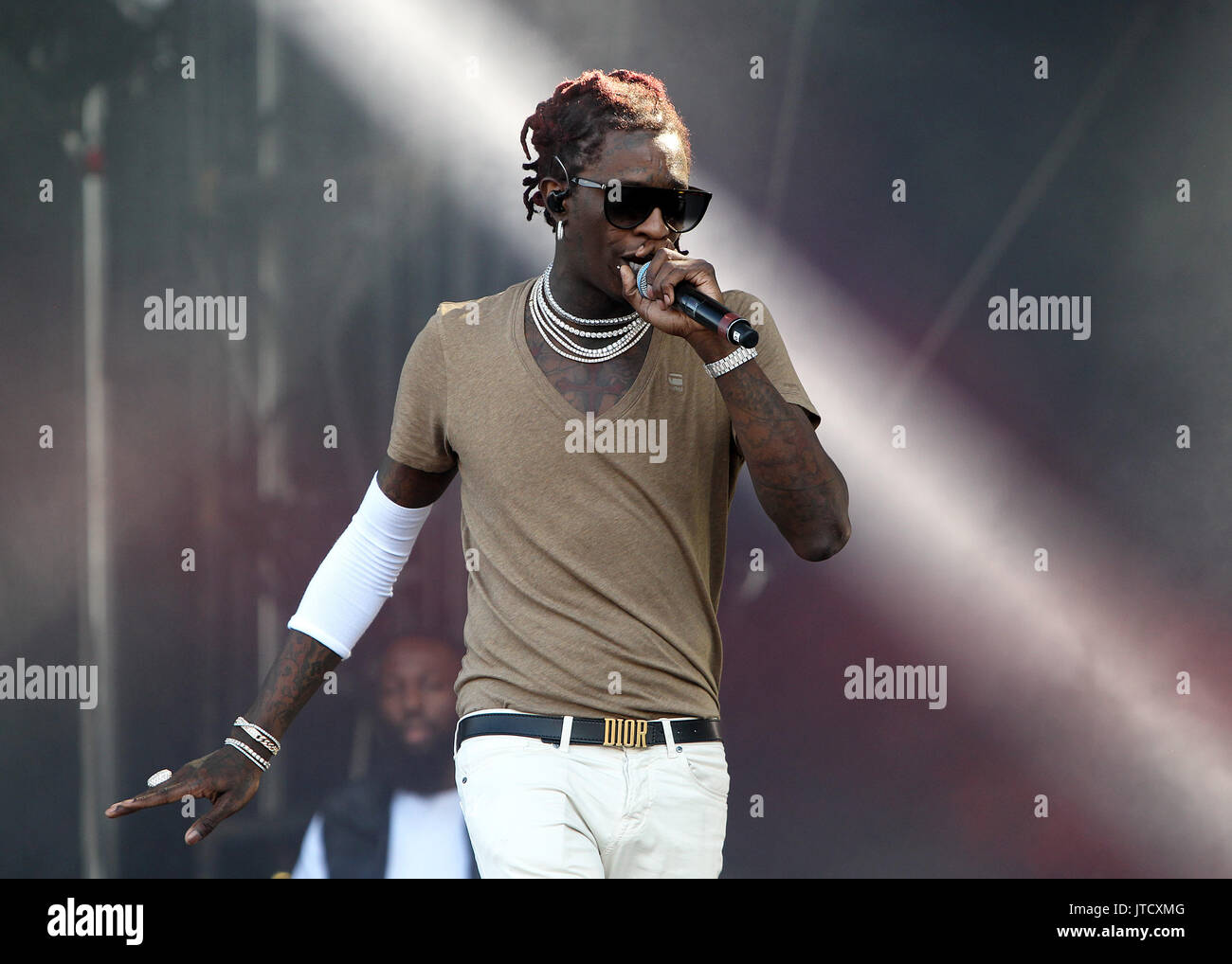 Two rappers on stage hi-res stock photography and images - Alamy