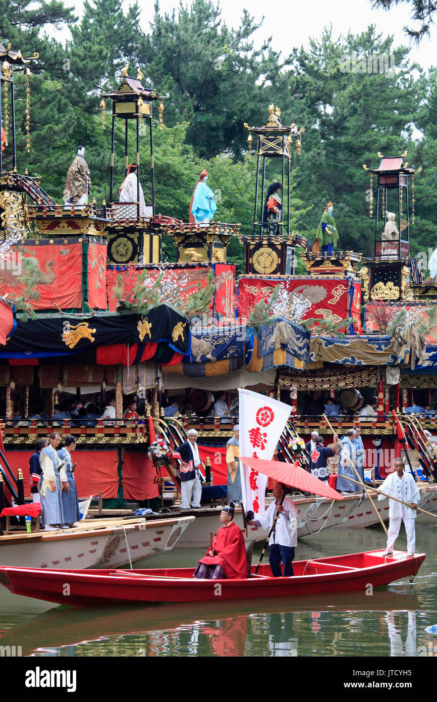 Japan, Tsushima, Owari Tenno Matsuri, festival, boats, people Stock ...