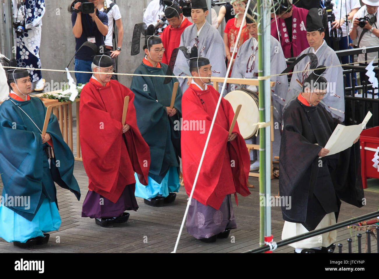 Japan, Osaka, Tenjin Matsuri, festival, shinto ritual, people Stock ...