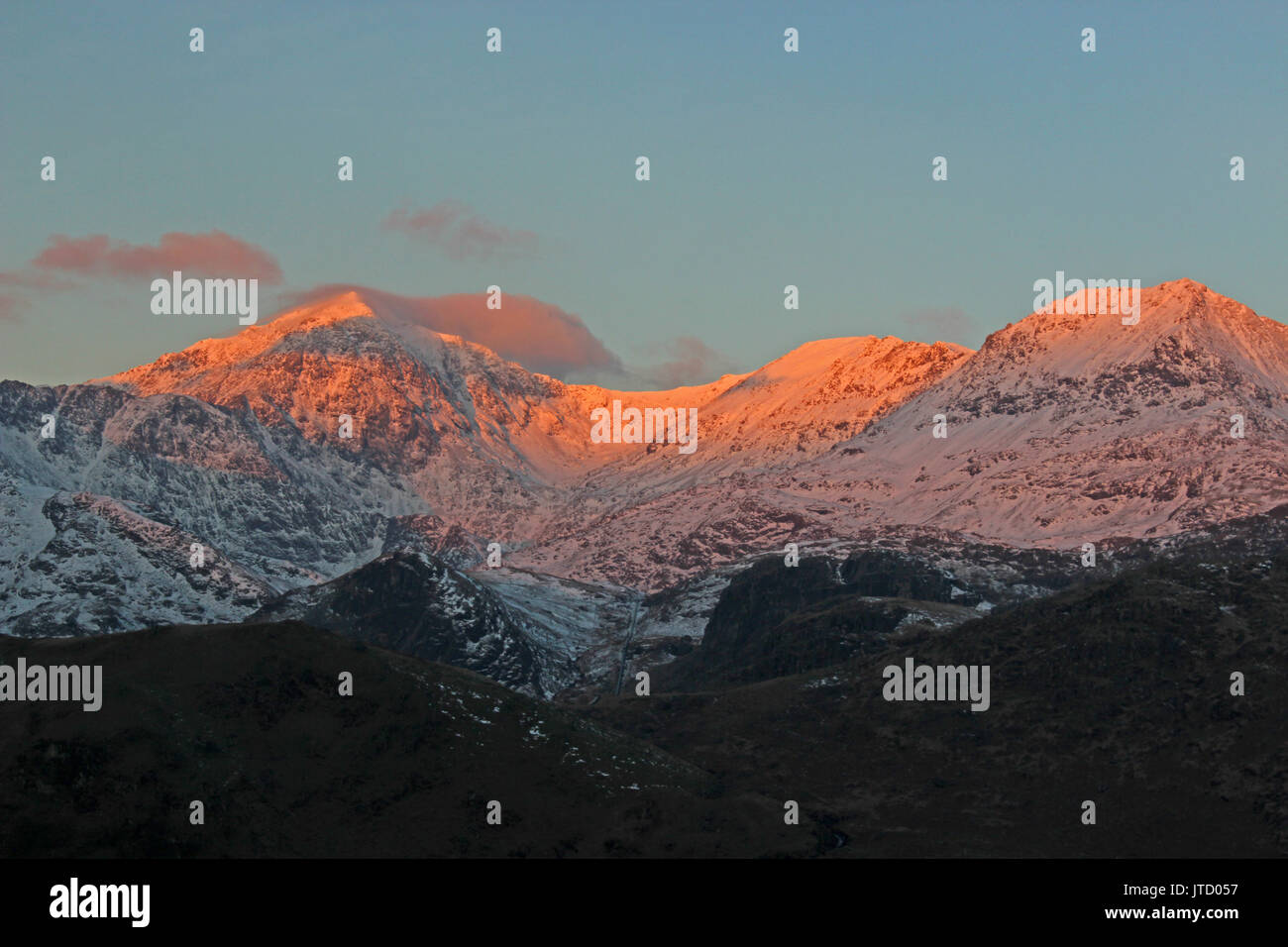 Snowdon sunrise summit hi-res stock photography and images - Alamy