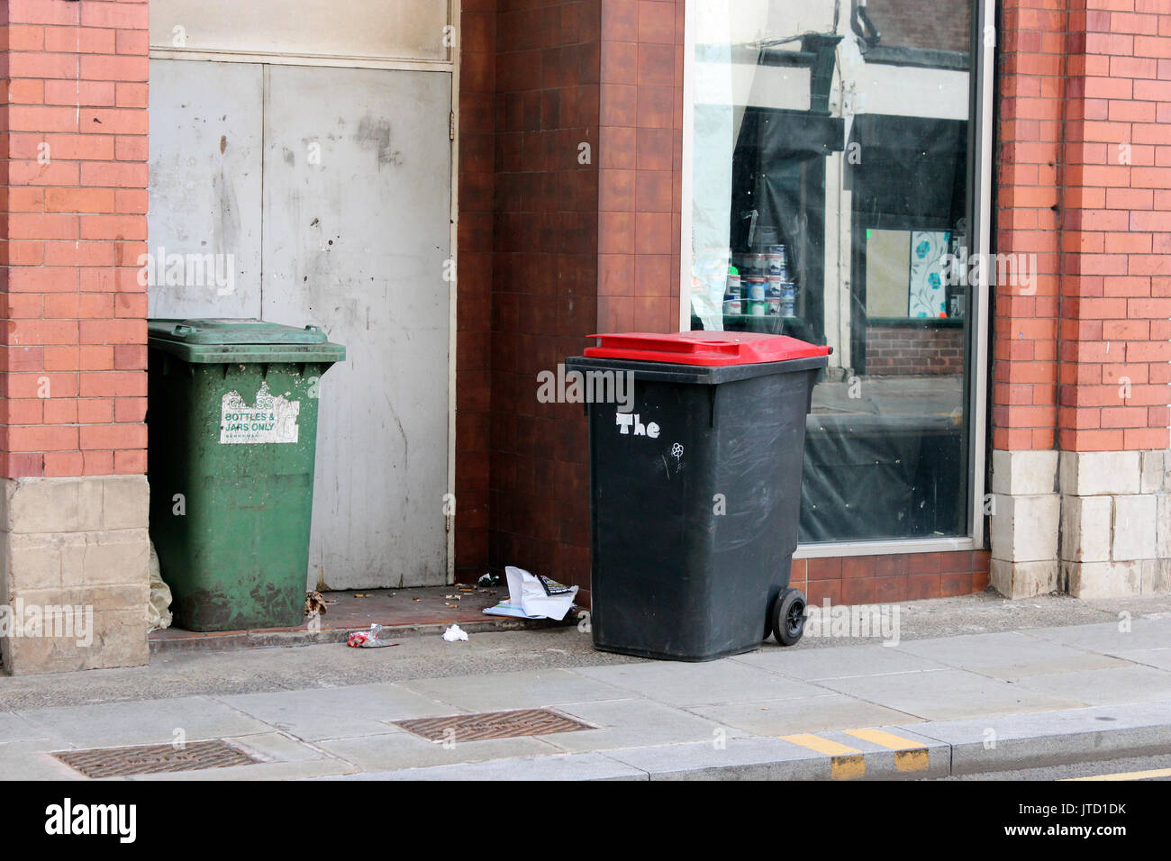 Disorganised recycling hi-res stock photography and images - Alamy