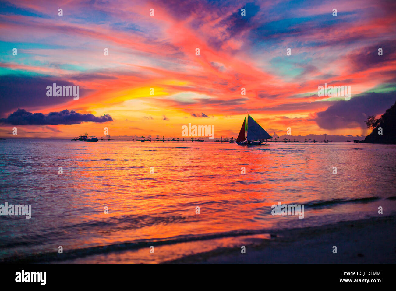 Sunset sky golden yellow caribbean sea lagoon hi-res stock photography ...