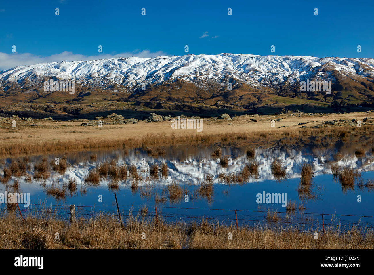 Farm pond and Rock and Pillar Range, Sutton, near Middlemarch, Strath ...
