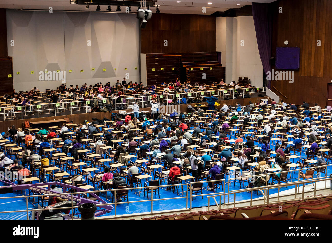 Auditorium style desks hi-res stock photography and images - Alamy